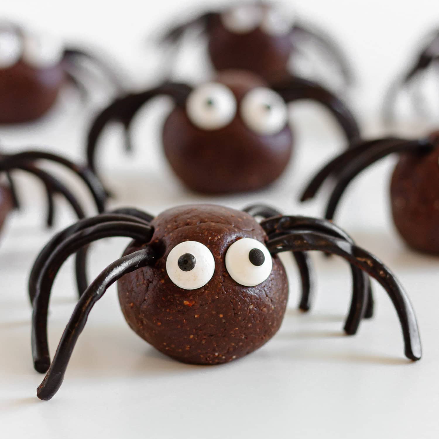 Halloween Spider Energy Balls | Maple + Mango